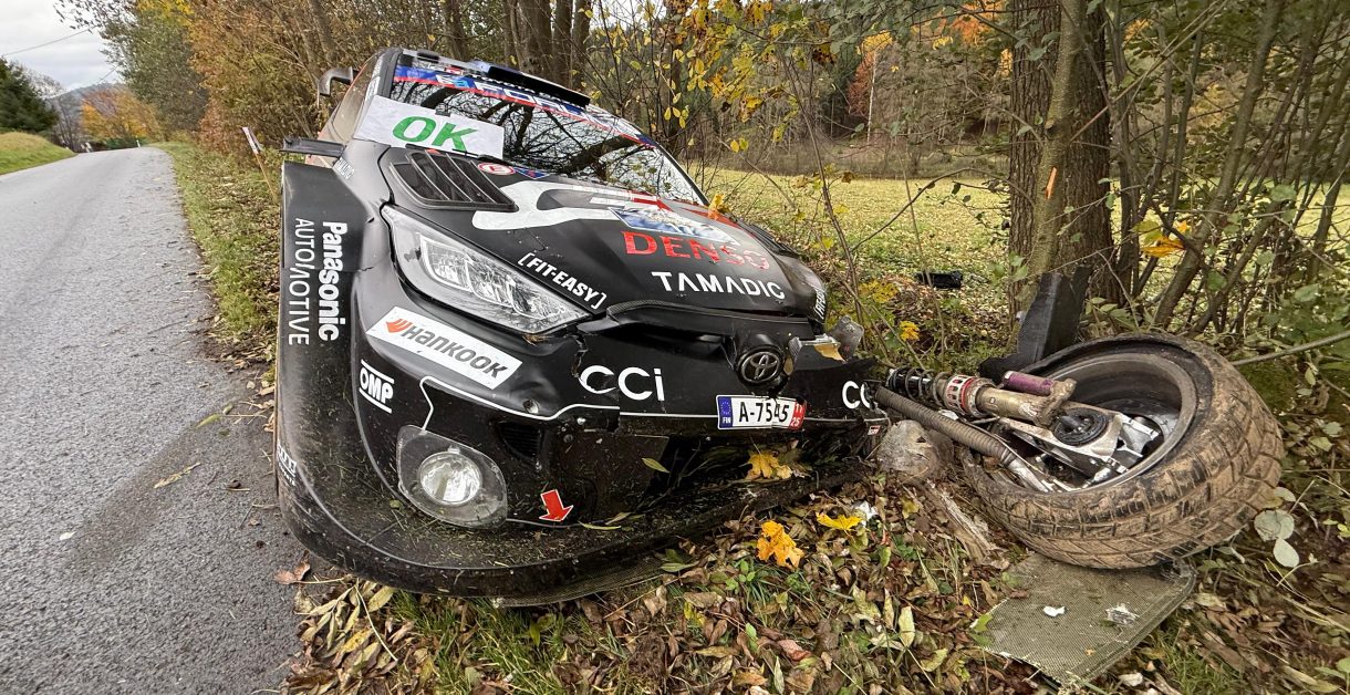 Ogier crashes in CER, blowing WRC title race wide open – DirtFish